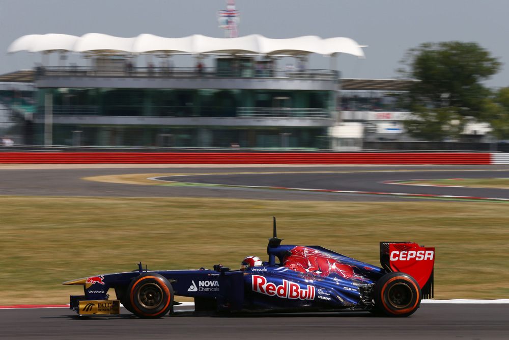 F1 | Toro Rosso, Vergne e Kvyat guardano a Silverstone - Formula 1 ...