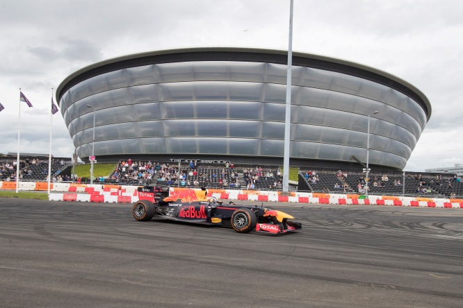 F1 | Red Bull, esibizione a Glasgow per Sette Camara – GALLERY ...