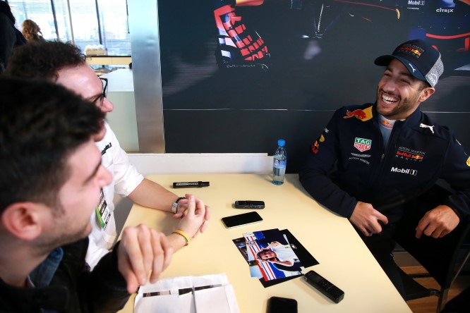 Photo-interview with Ricciardo: the cousin Giovanni and... a Pomodoro ...
