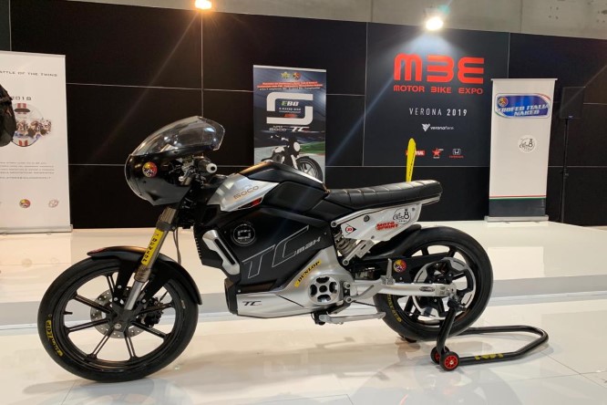 TC-Max passa dalla strada alla pista - Mondo Moto - AutoMoto