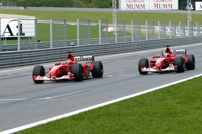 Fotofinish | Schumi-Barrichello e le 'parate' 2002 - Storia - Motorsport