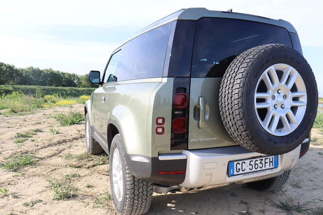 Defender 90, molto più di un fuoristrada: la nostra prova - Prove ...