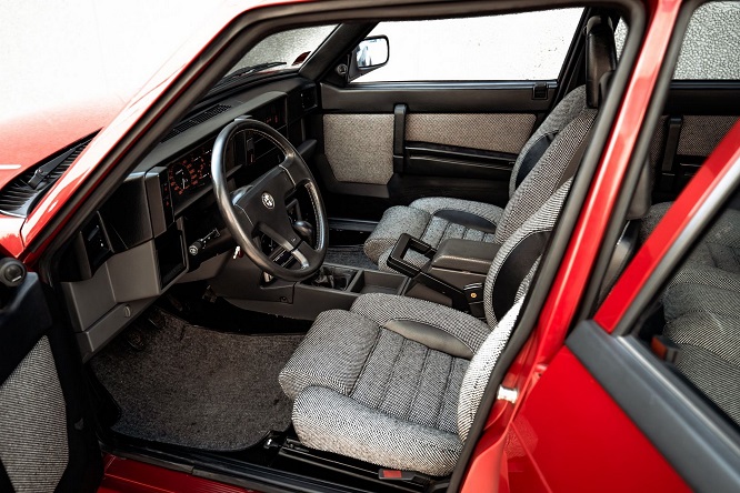 Alfa Romeo 75 Turbo Evoluzione, rarità speciale - Classiche - AutoMoto