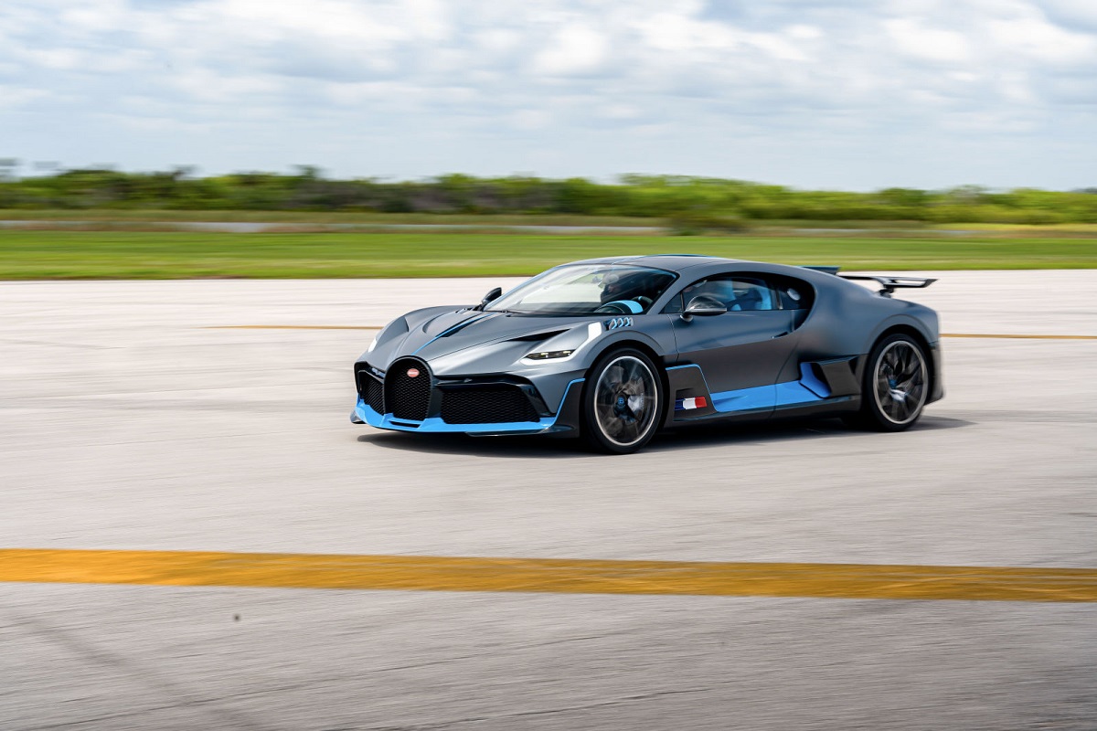 Volete andare a 400 orari? Ci pensa Bugatti - Mondo Auto - AutoMoto