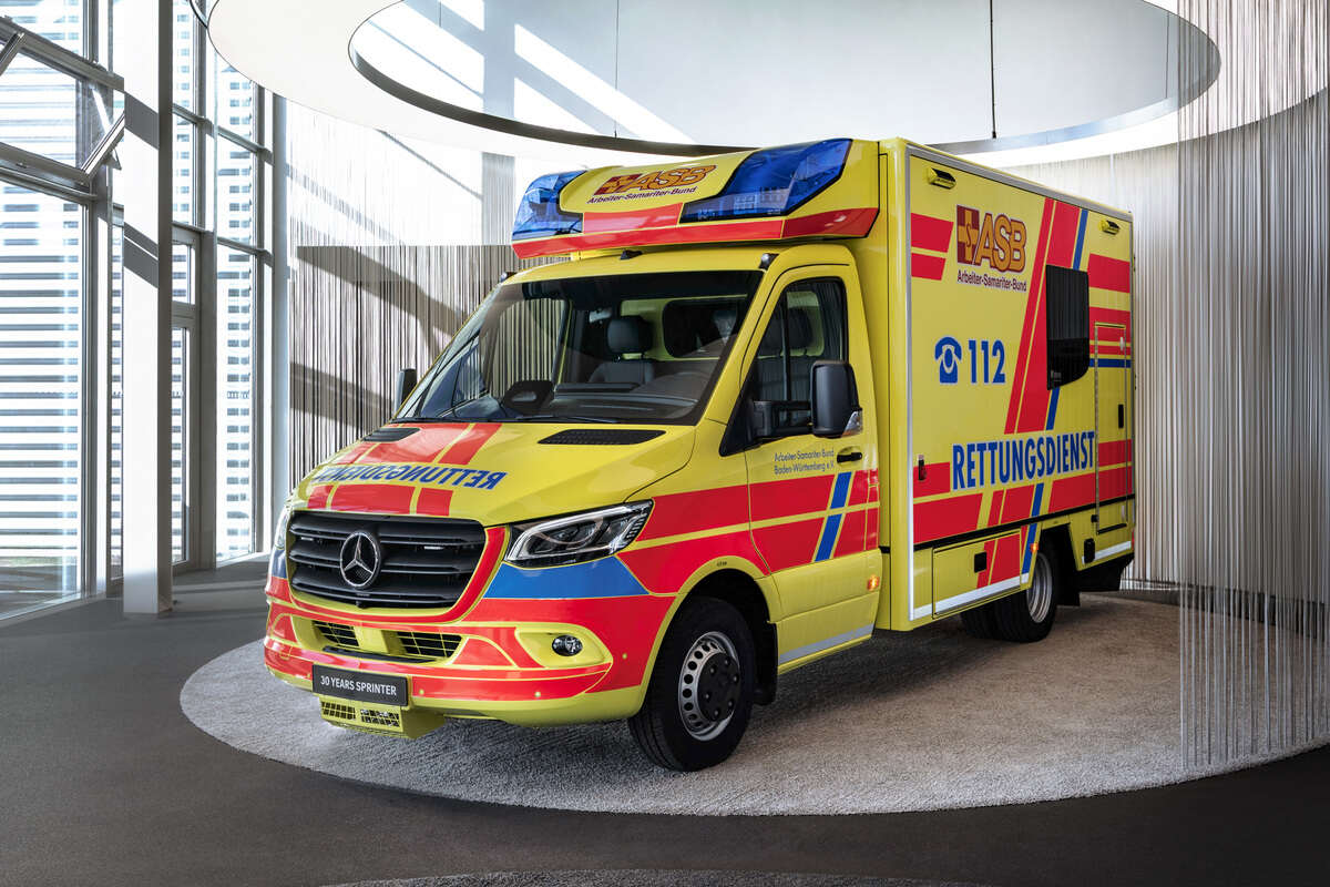 Mercedes-Benz Sprinter compie 30 anni | FP - News - Auto