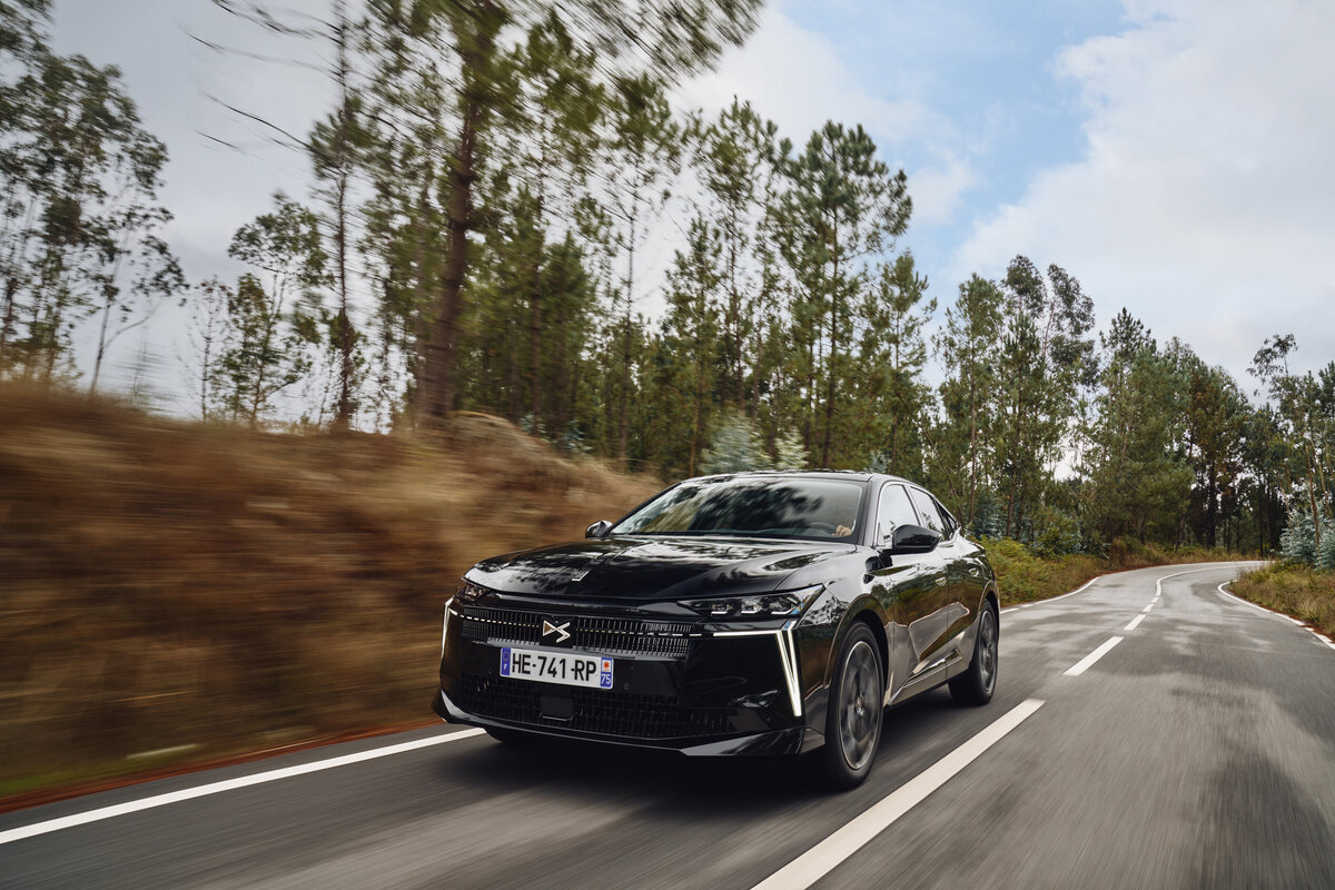 DS N°4, berlina elettrificata alla prova della strada | FP - Prove ...