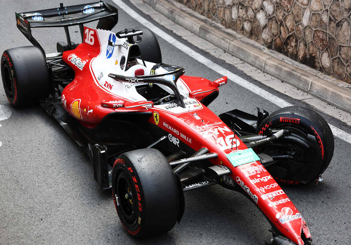 Furia Leclerc: "Inaccettabile, sembro un idiota così ma non è colpa mia ...