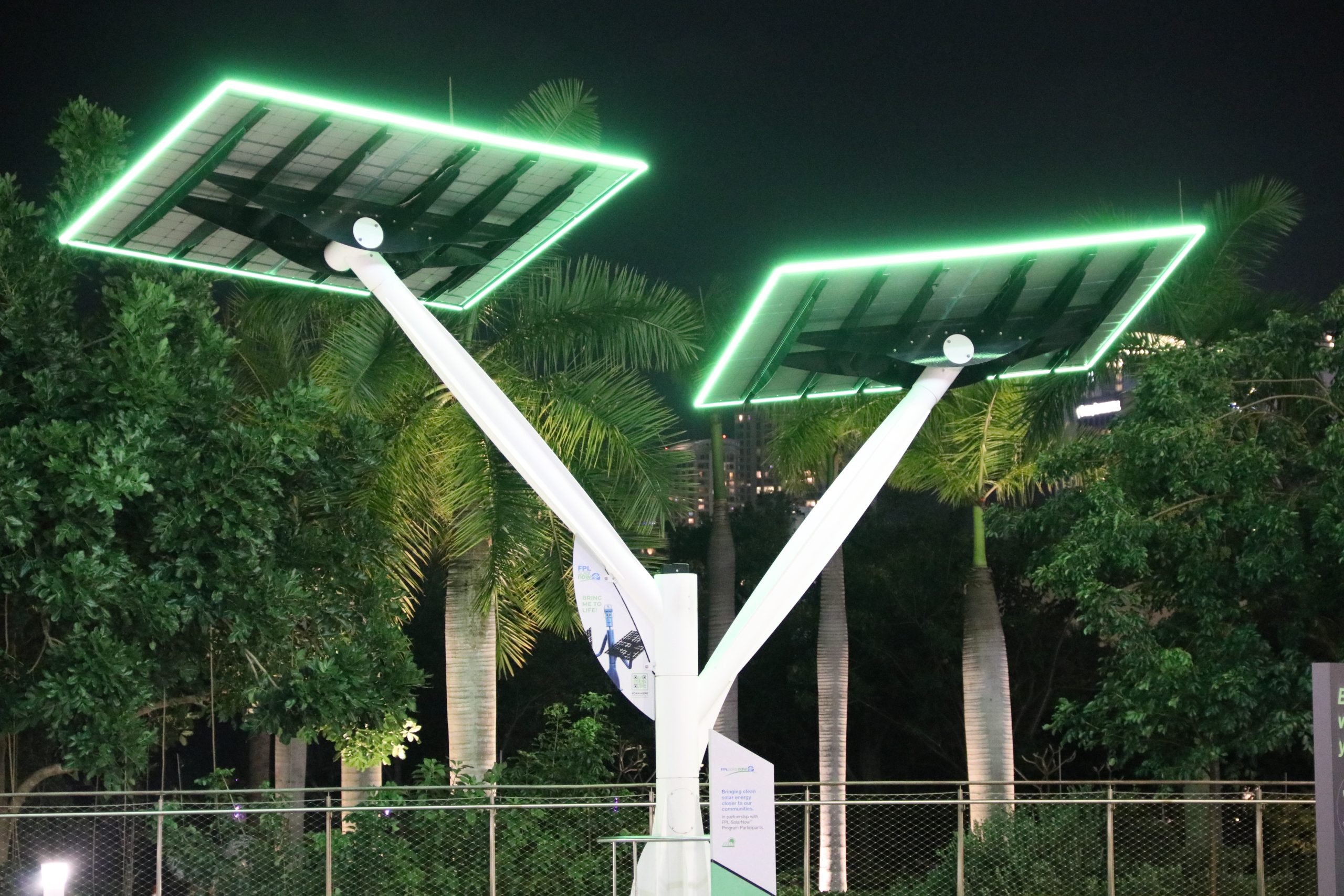 Make the Holidays Bright with FPL SolarNow - FPL SolarNow