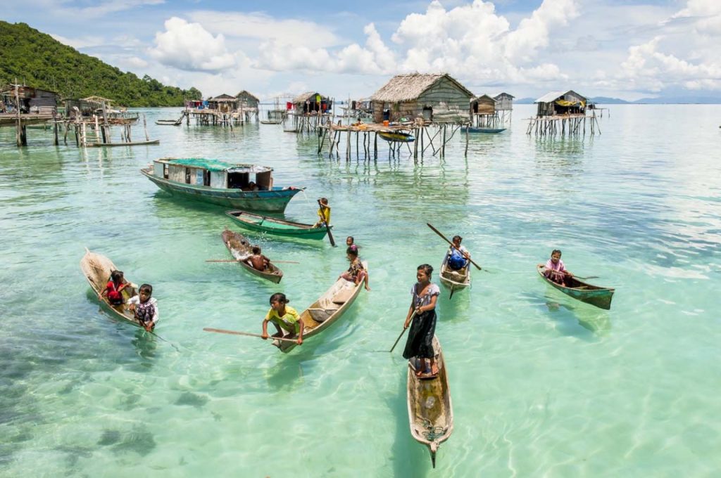 Bajau — people living on the surface of the sea - Freediving in United ...