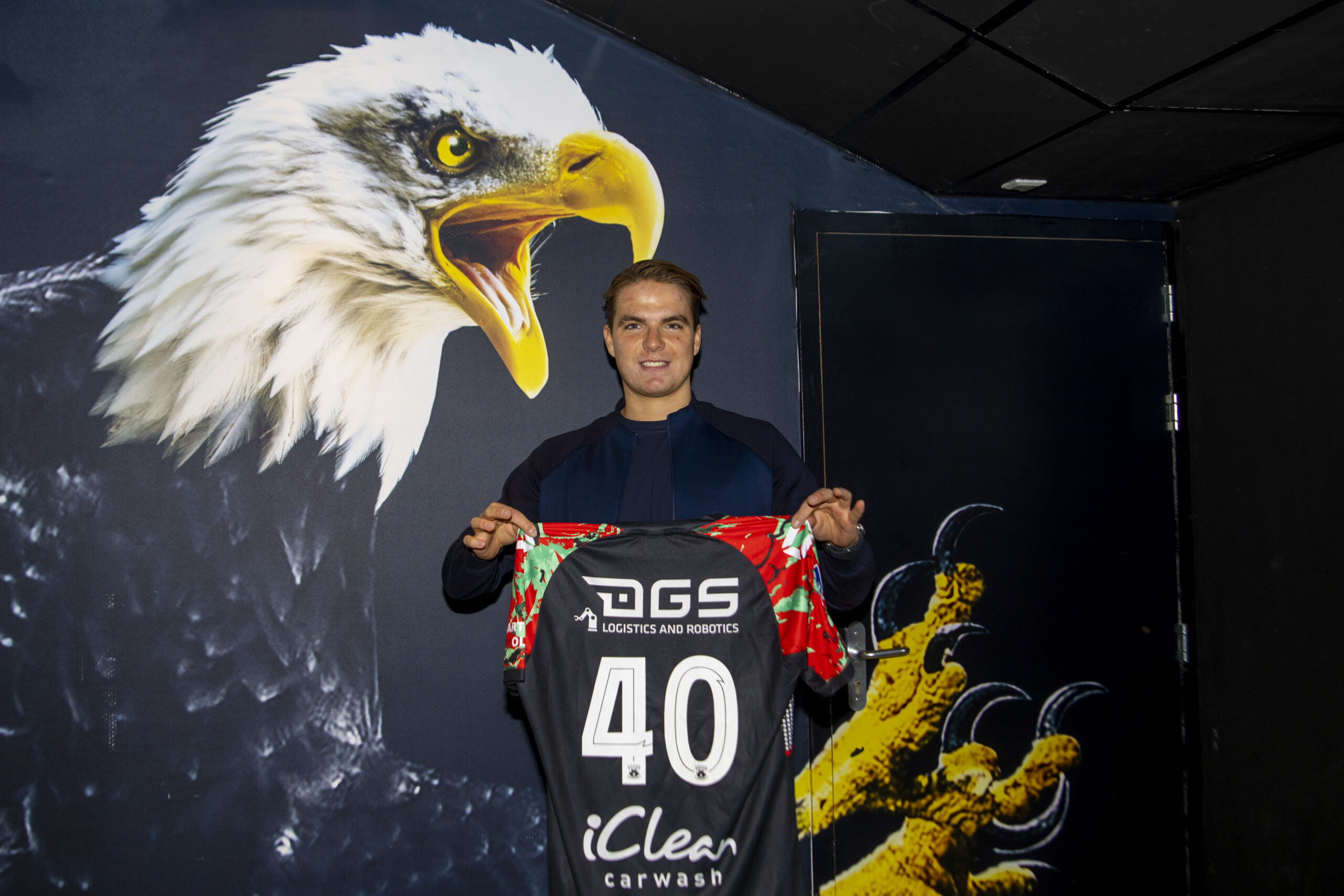 Doelman Luca Plogmann tekent contract tot einde seizoen - Go Ahead Eagles