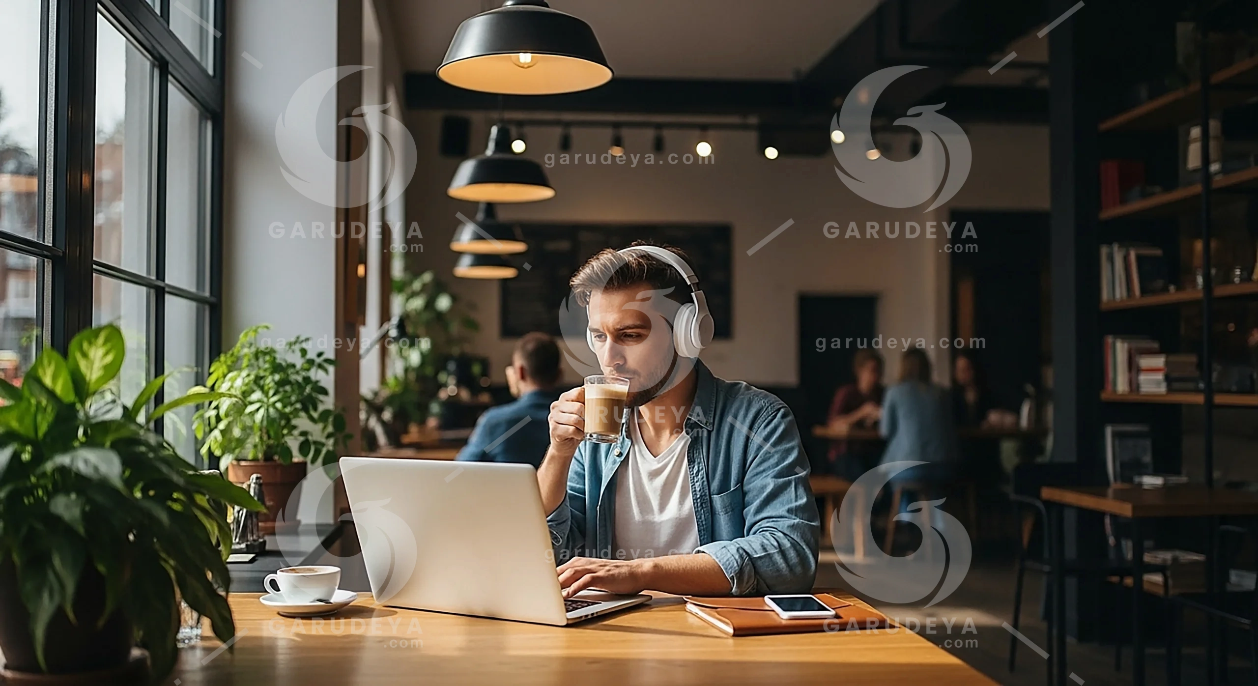 Remote Work Coffee Shop Photo | Garudeya.com