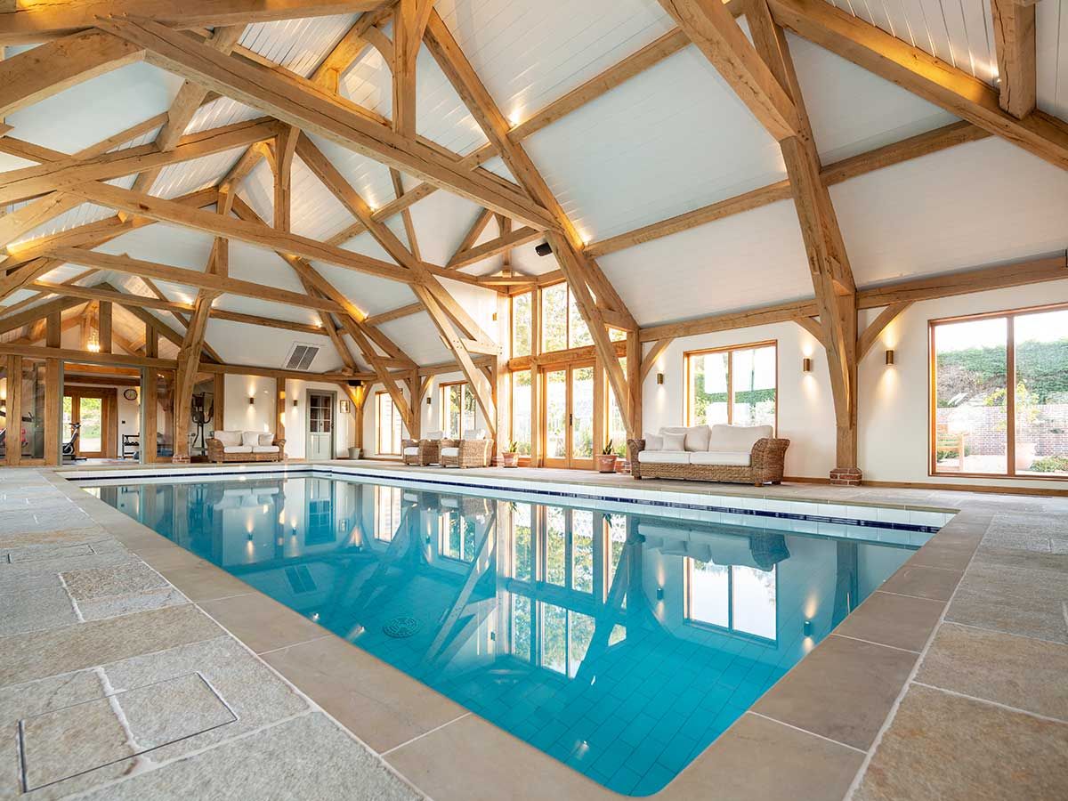 The timeless style of oak-framed buildings - GunsOnPegs