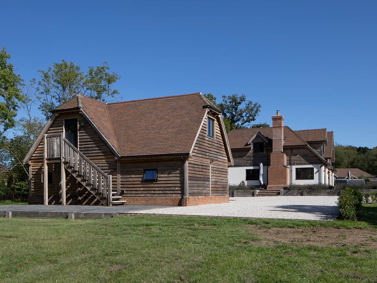 The timeless style of oak-framed buildings - GunsOnPegs