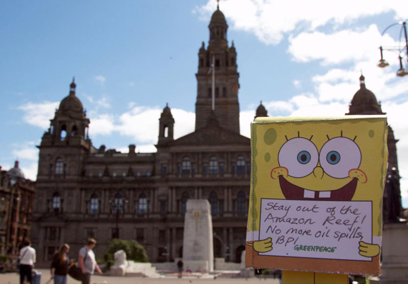 An army of tiny SpongeBobs is protesting against BP | Greenpeace UK