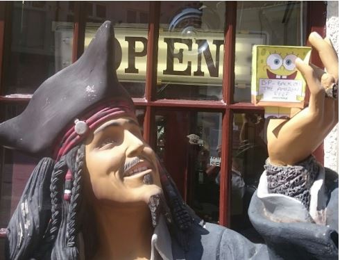 SpongeBob protests against BP, all over the UK! | Greenpeace UK