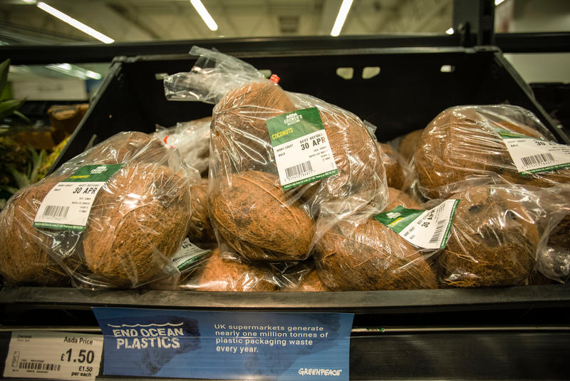 Can we reduce plastic packaging and reduce food waste? | Greenpeace UK