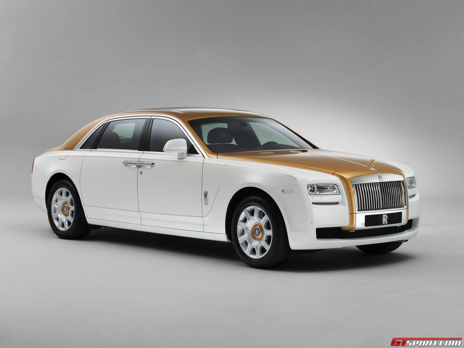 Official: Rolls-Royce Ghost Golden Sunbird - GTspirit