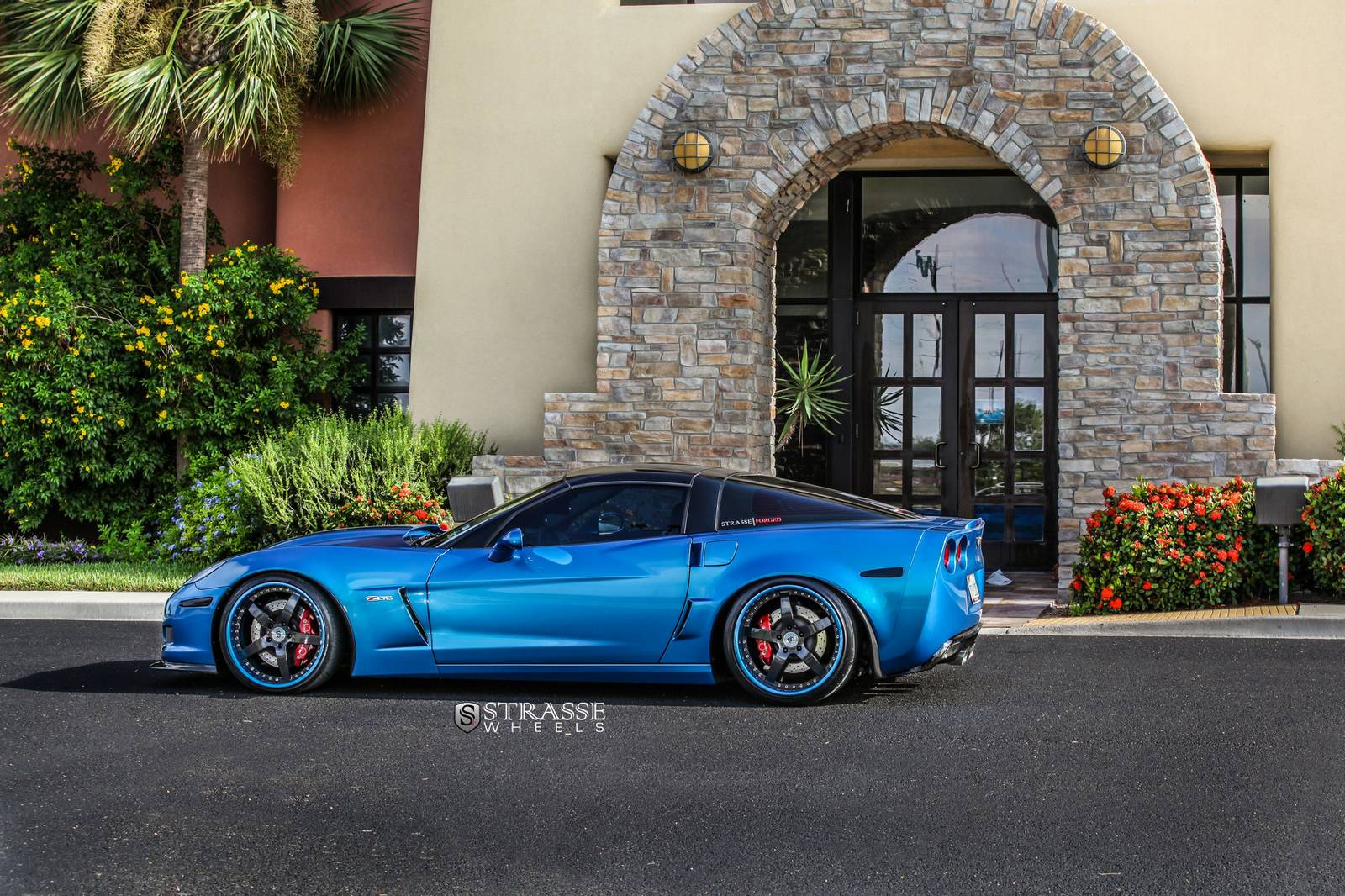 Jetstream Blue Chevrolet Corvette Z06 with Strasse Wheels - GTspirit