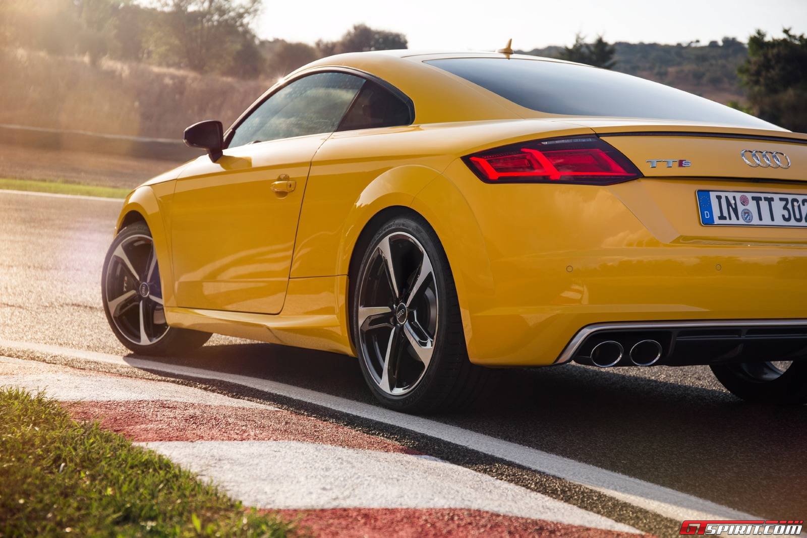 2015 Audi TT & Audi TTS Review - GTspirit
