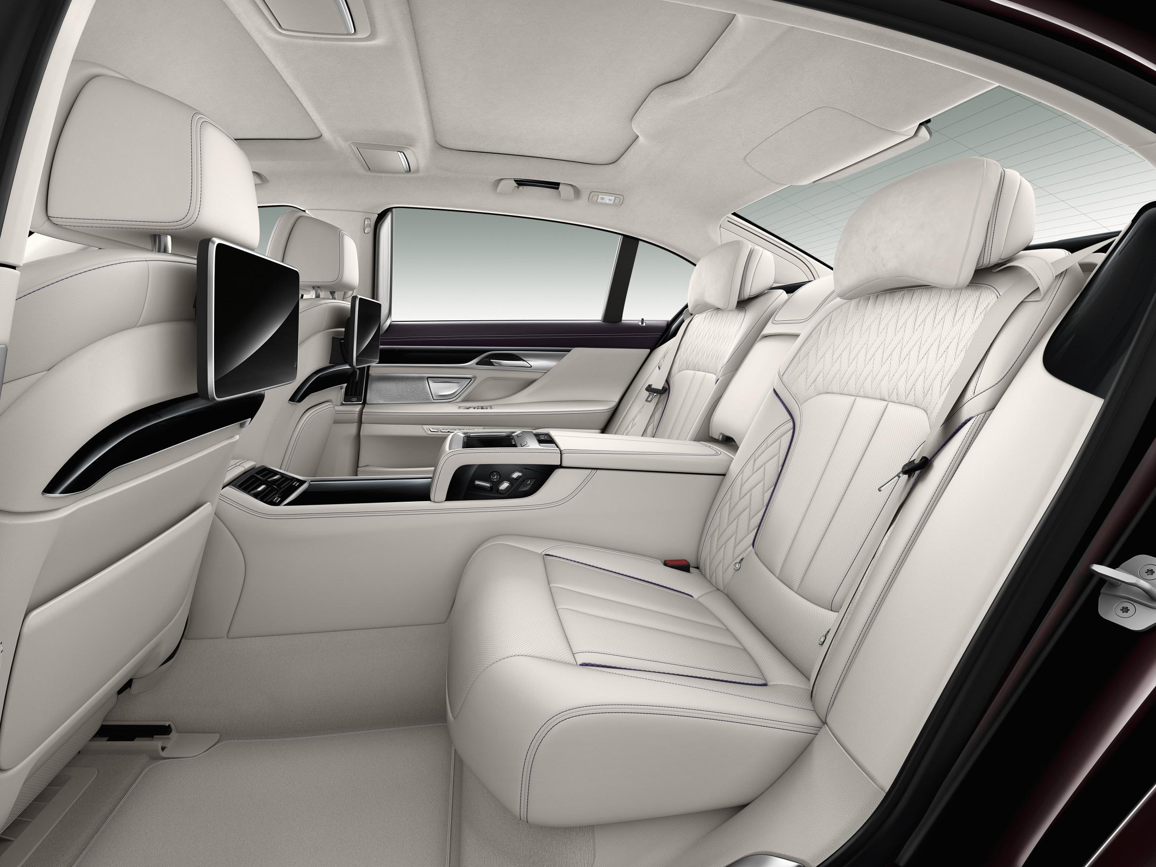 Official: 2017 BMW M760Li xDrive V12 - GTspirit