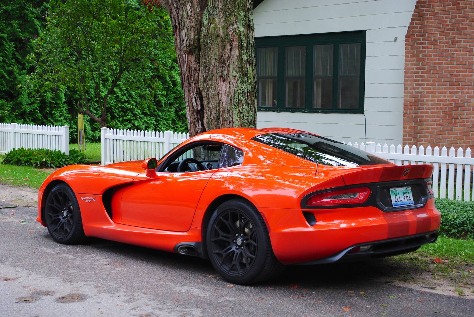 2017 Dodge Viper GTC Review - GTspirit
