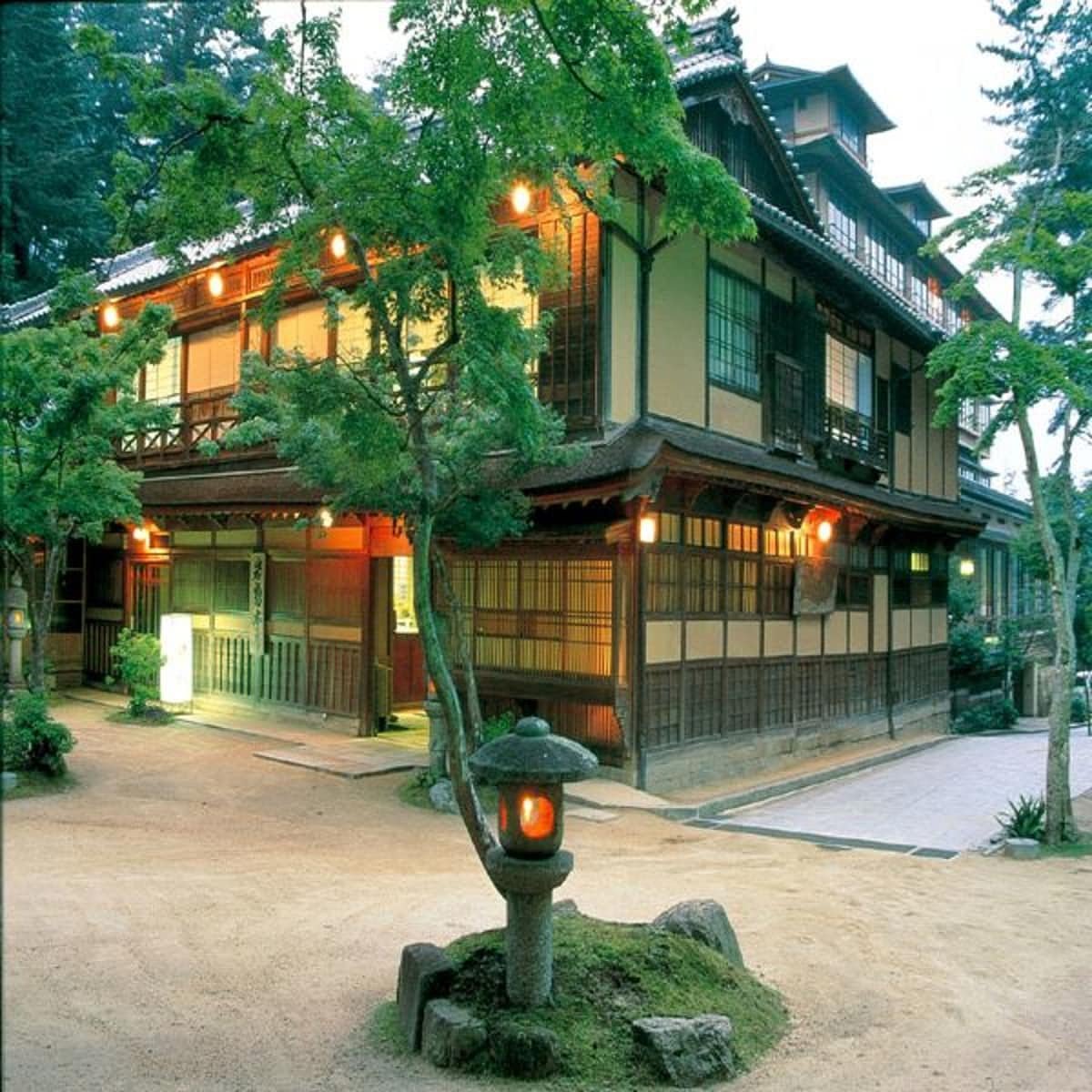 《Iwaso》– Real Guest Stories & Booking Info | HafH