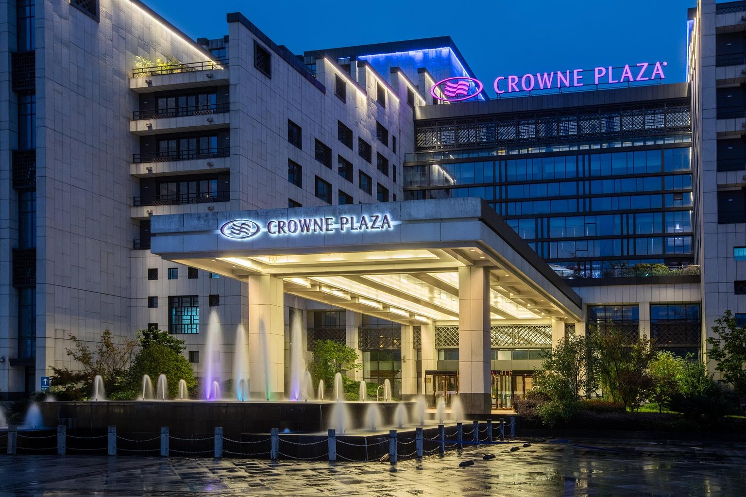 《Crowne Plaza Huangshan Yucheng》– Real Guest Stories & Booking Info ...