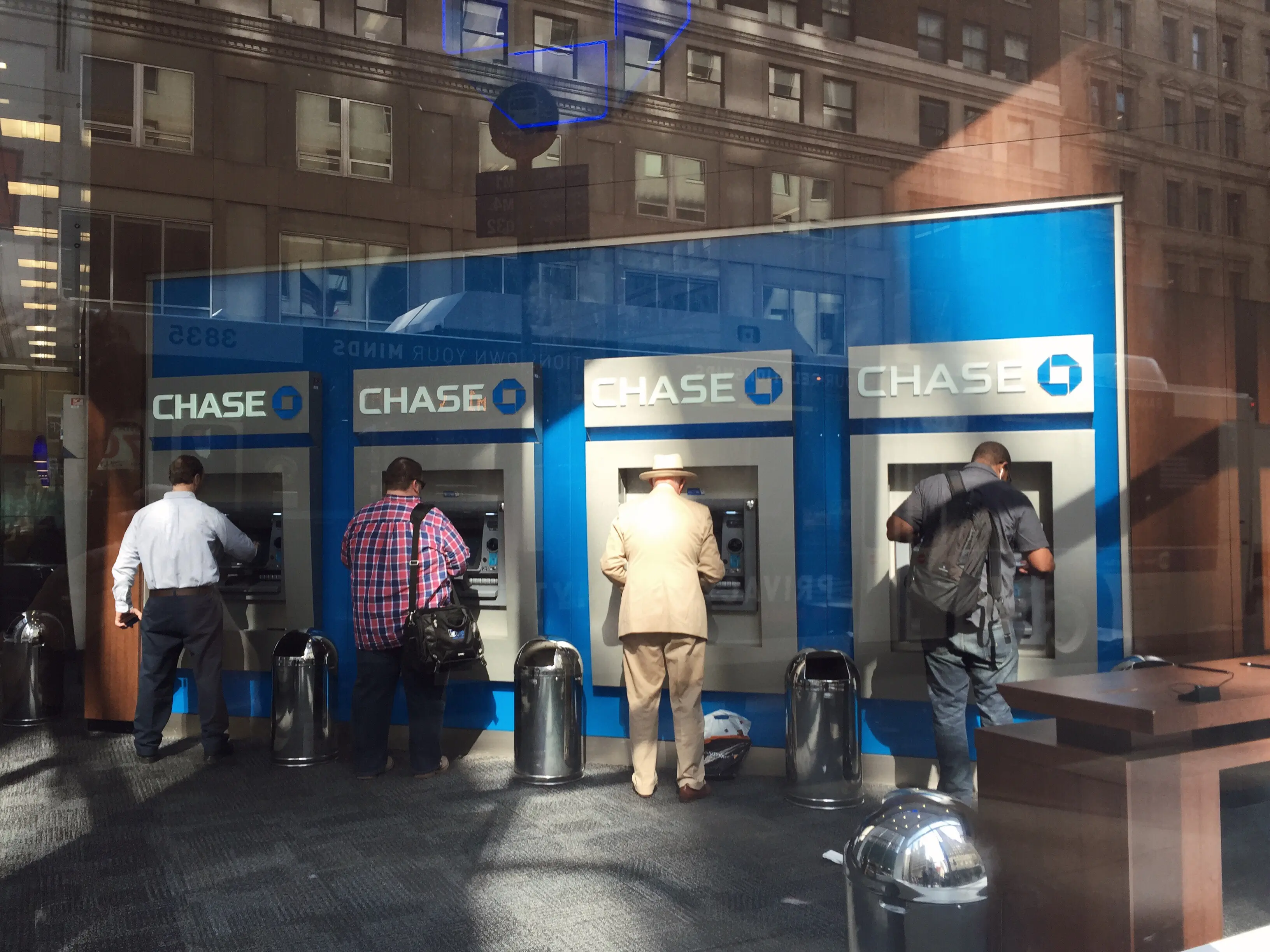 Harbor Retail | Retail Displays, Fixtures, & Digital Solutions