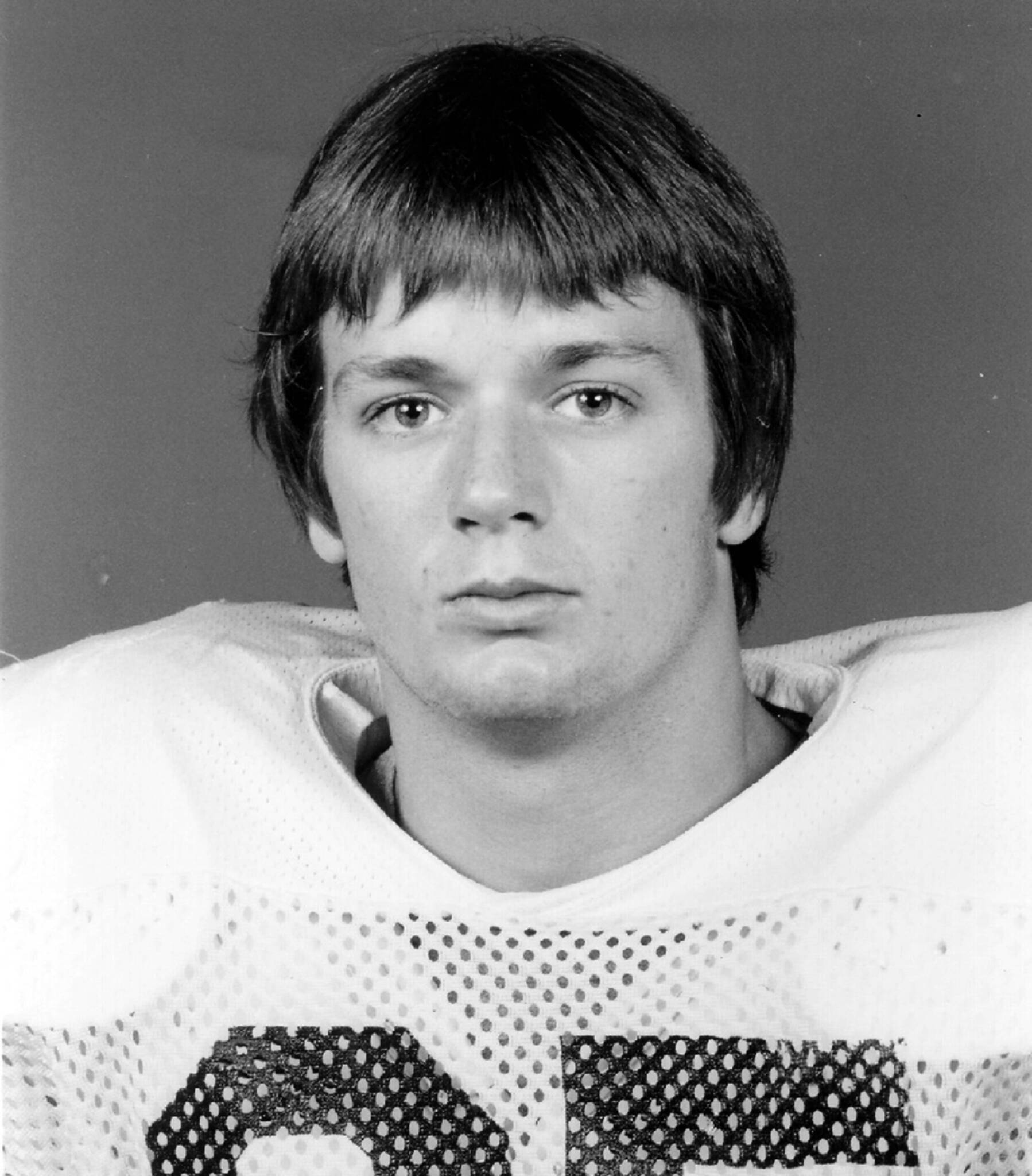 Tippett, Stoops Elected to College Football Hall of Fame - Iowa ...