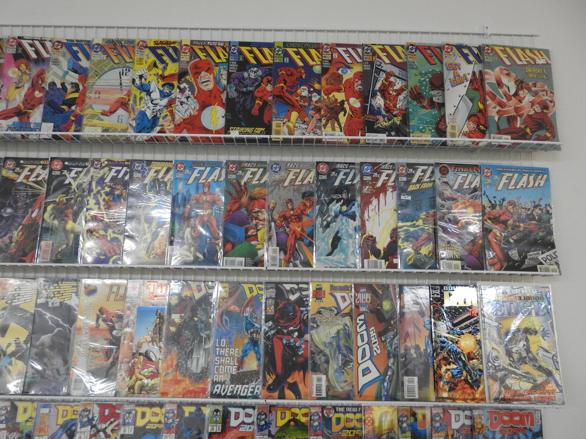 Huge Lot of 150+ Comics W/ Flash, Doom 2099, Warlock Avg. VF Condition ...