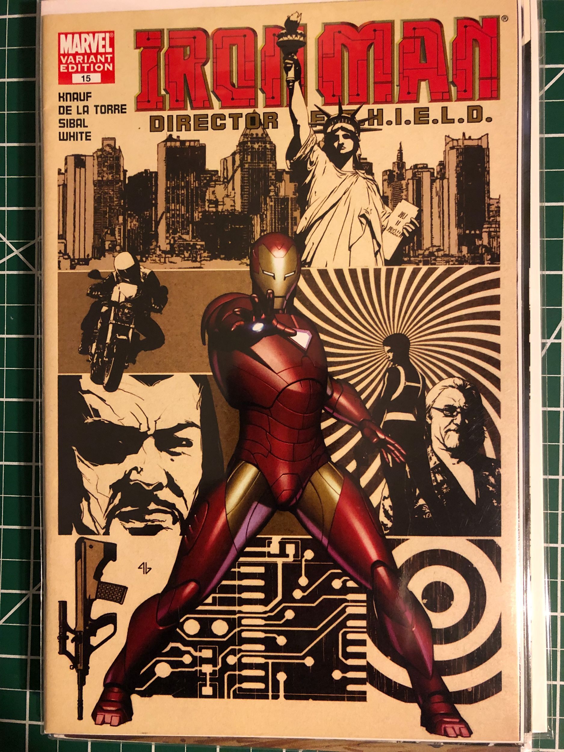 Iron Man #15 Granov Cover (2007), Iron Man #25 (2022), Iron Man # 307 ...