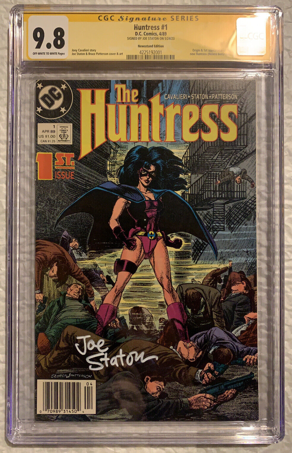 1st Huntress Helena Bertinelli #1 CGC 9.8 NM+/M Newsstand Signed Joe ...
