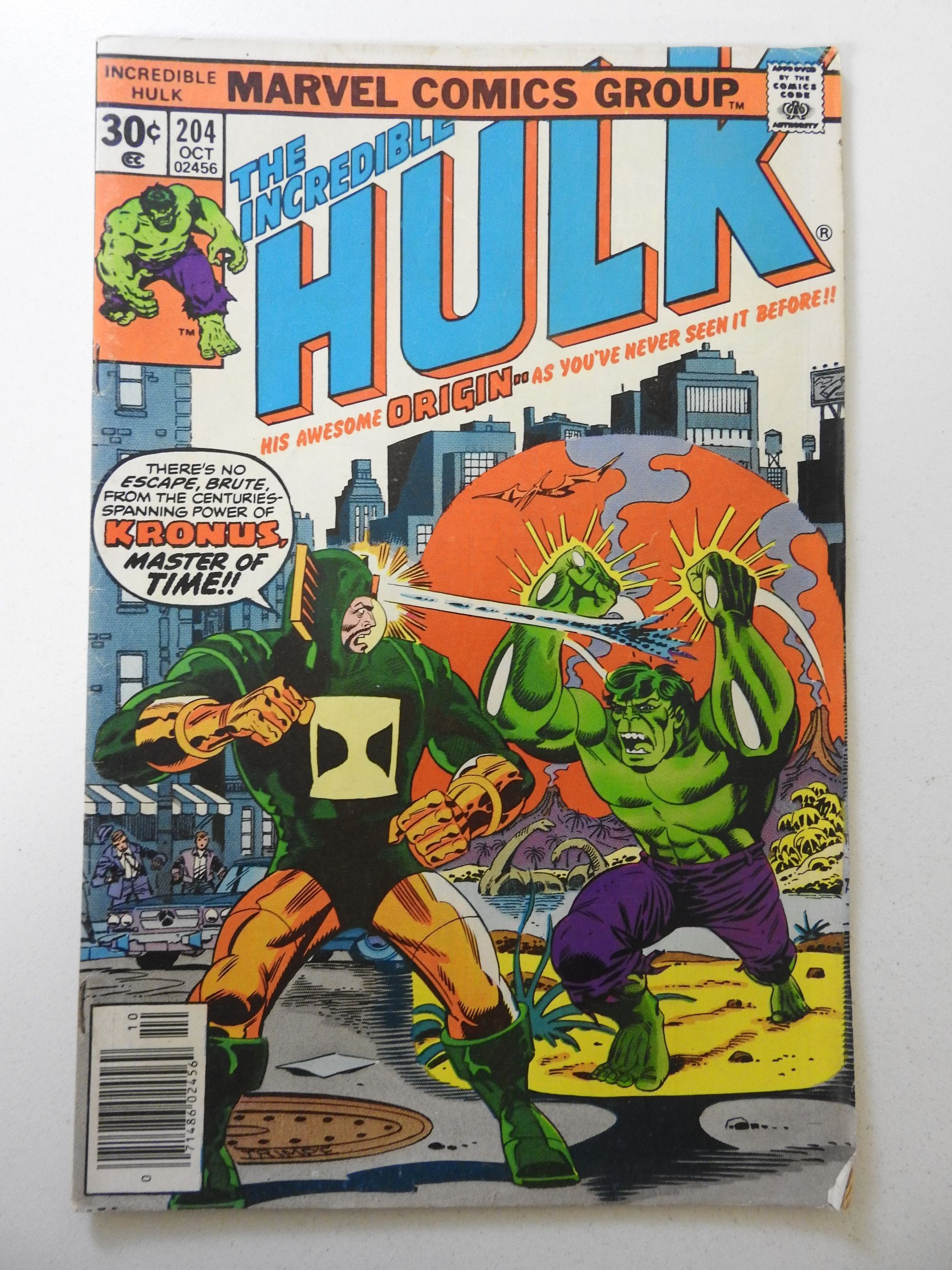 The Incredible Hulk #204 (1976) VG+ Condition moisture stain | Comic ...