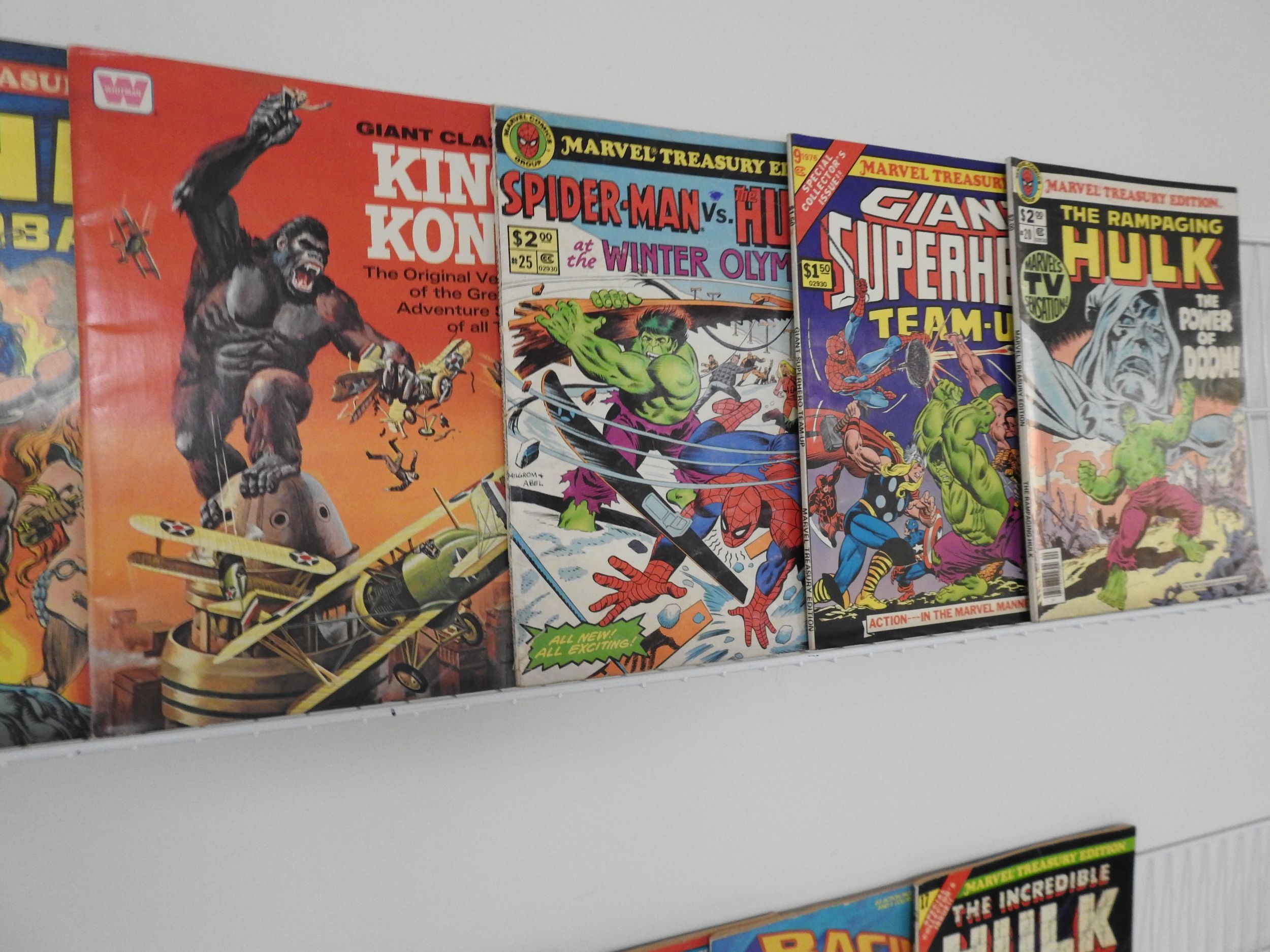 Huge Lot of (30) Treasury Edition Comics!! W/Batman, Spider-man, Hulk+ ...