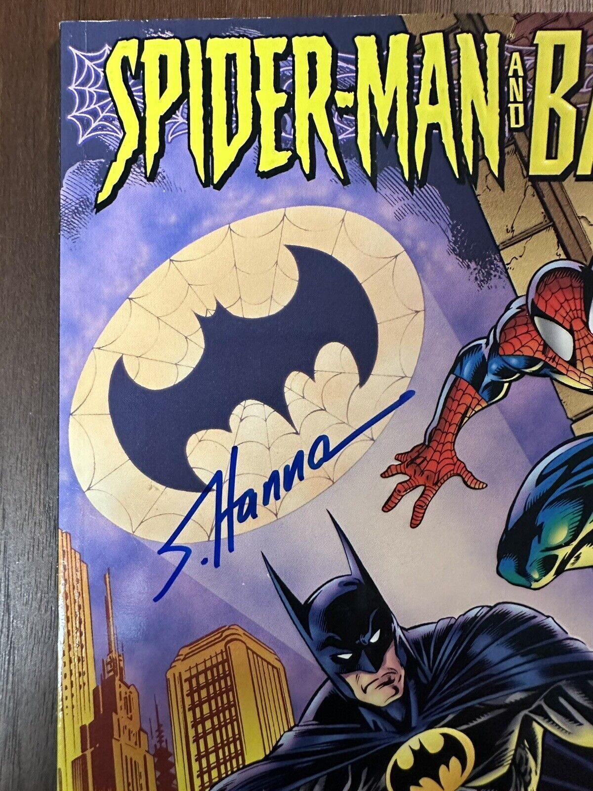 Spiderman and Batman #1 VF- Signed By Scott Hanna (Marvel/DC 1995 ...