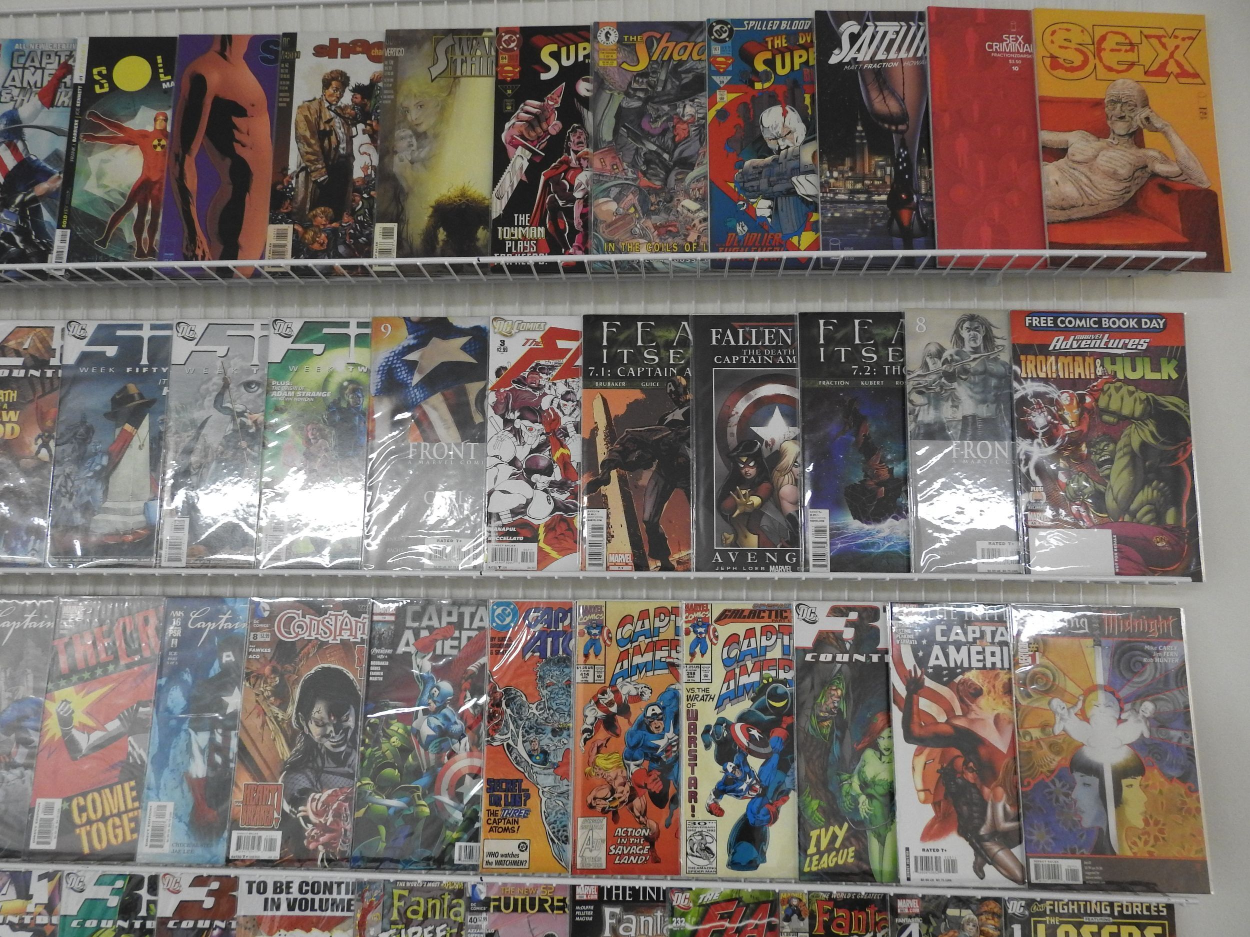Huge Lot of 120+ Comics W/ Captain America, Fantastic Four, Superman ...