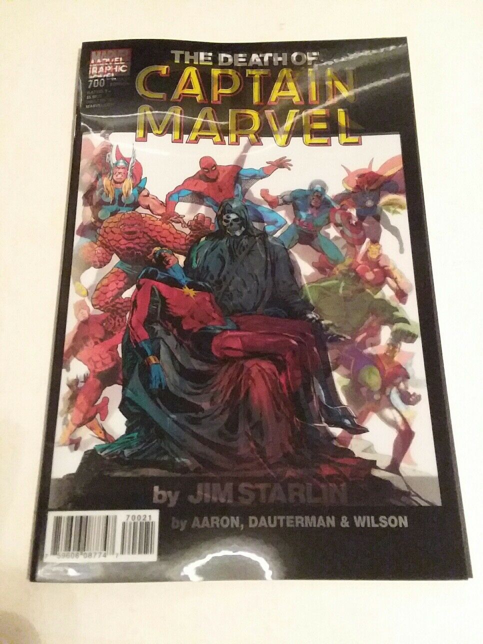 Thor - #705 Death of Thor + #700 3d Lenticular Death of Captain Marvel ...