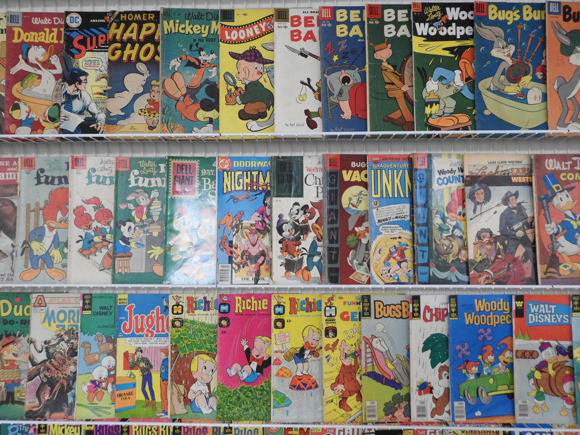 Huge Lot of 150+ Cartoon Comics W/ Bugs Bunny, Richie Rich, Donald ...