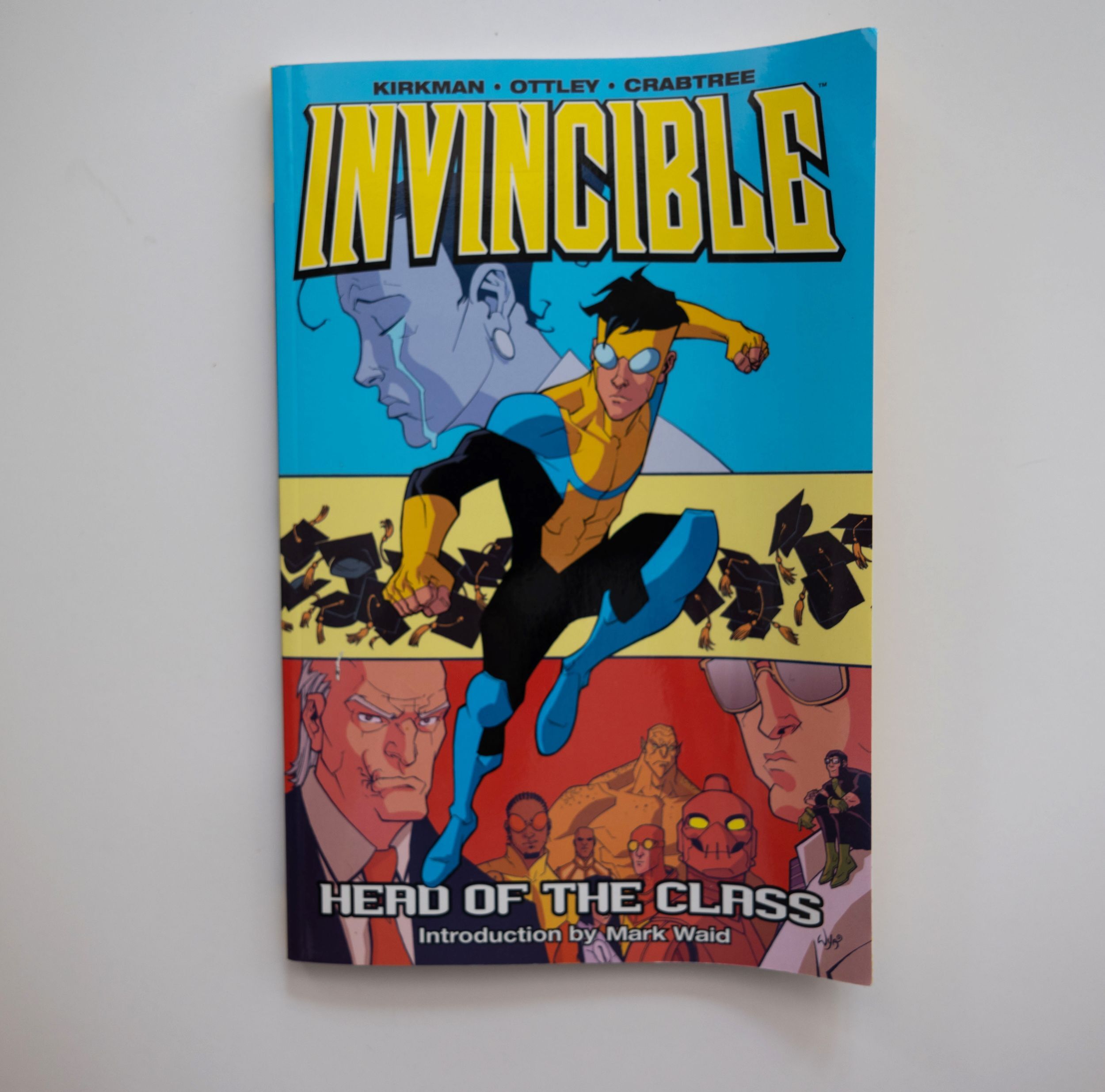 Invincible Vol. 4: Head of the Class (Invincible, 4) | Comic Books ...