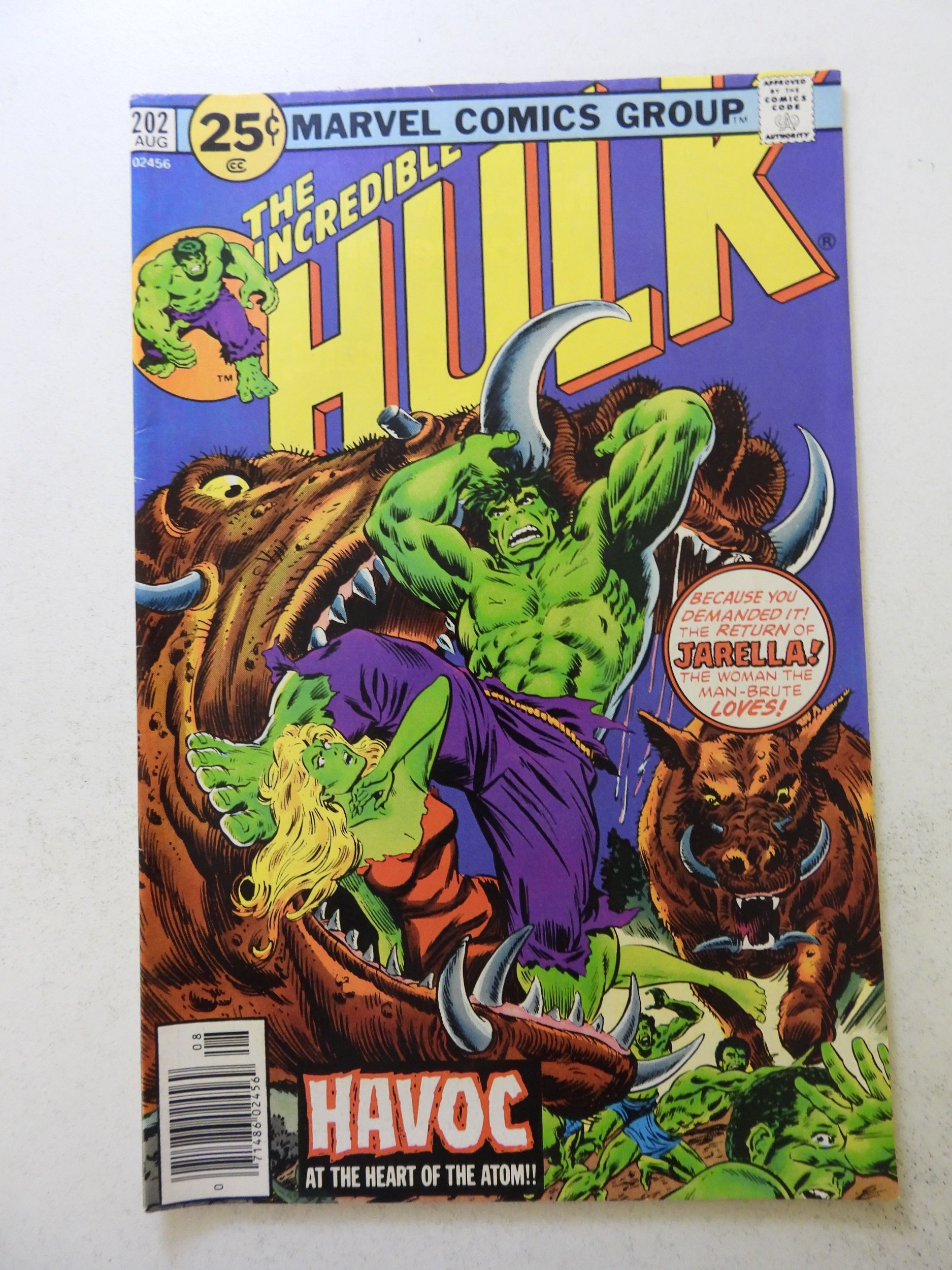 The Incredible Hulk #202 (1976) VF- condition | Comic Books - Bronze ...