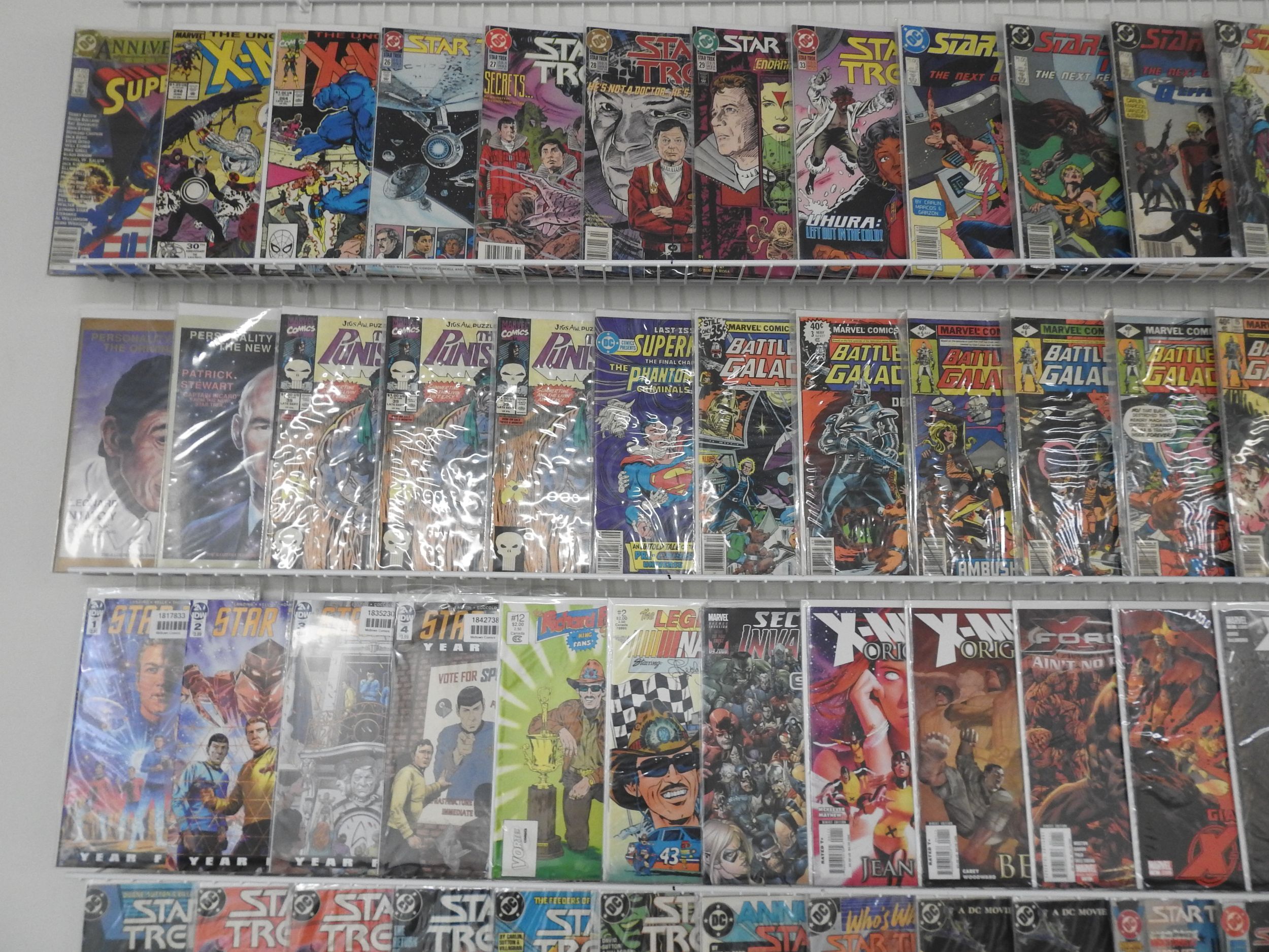 Huge Lot 120+ Comics W/ Star trek, X-Men, Battlestar Galactica+ Avg ...