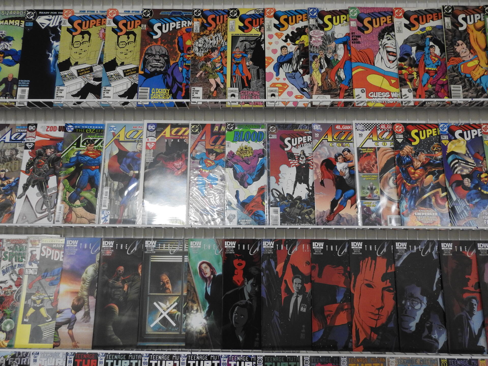 Huge Lot of 180+ Comics W/ Superman, TMNT, Transformers +More! Avg VF ...