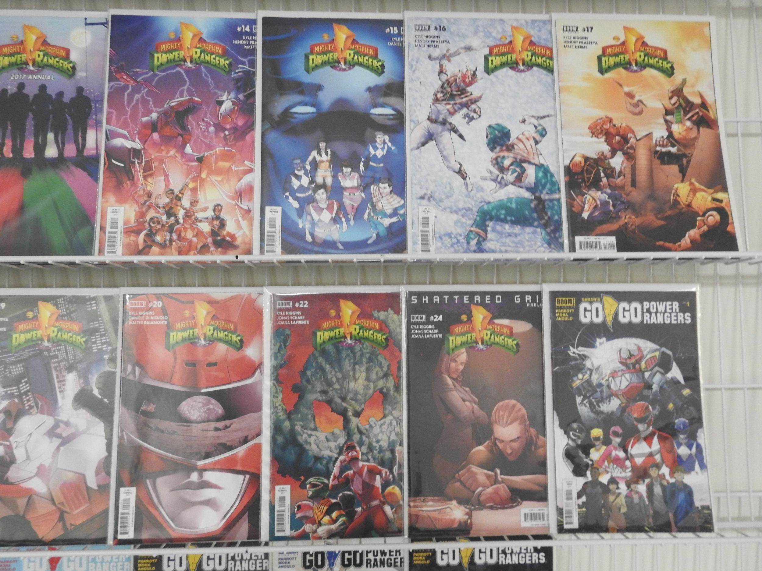 Huge Lot of (28) Power Ranger Comics #0, 1-10+ MORE! Must See NM- Avg ...