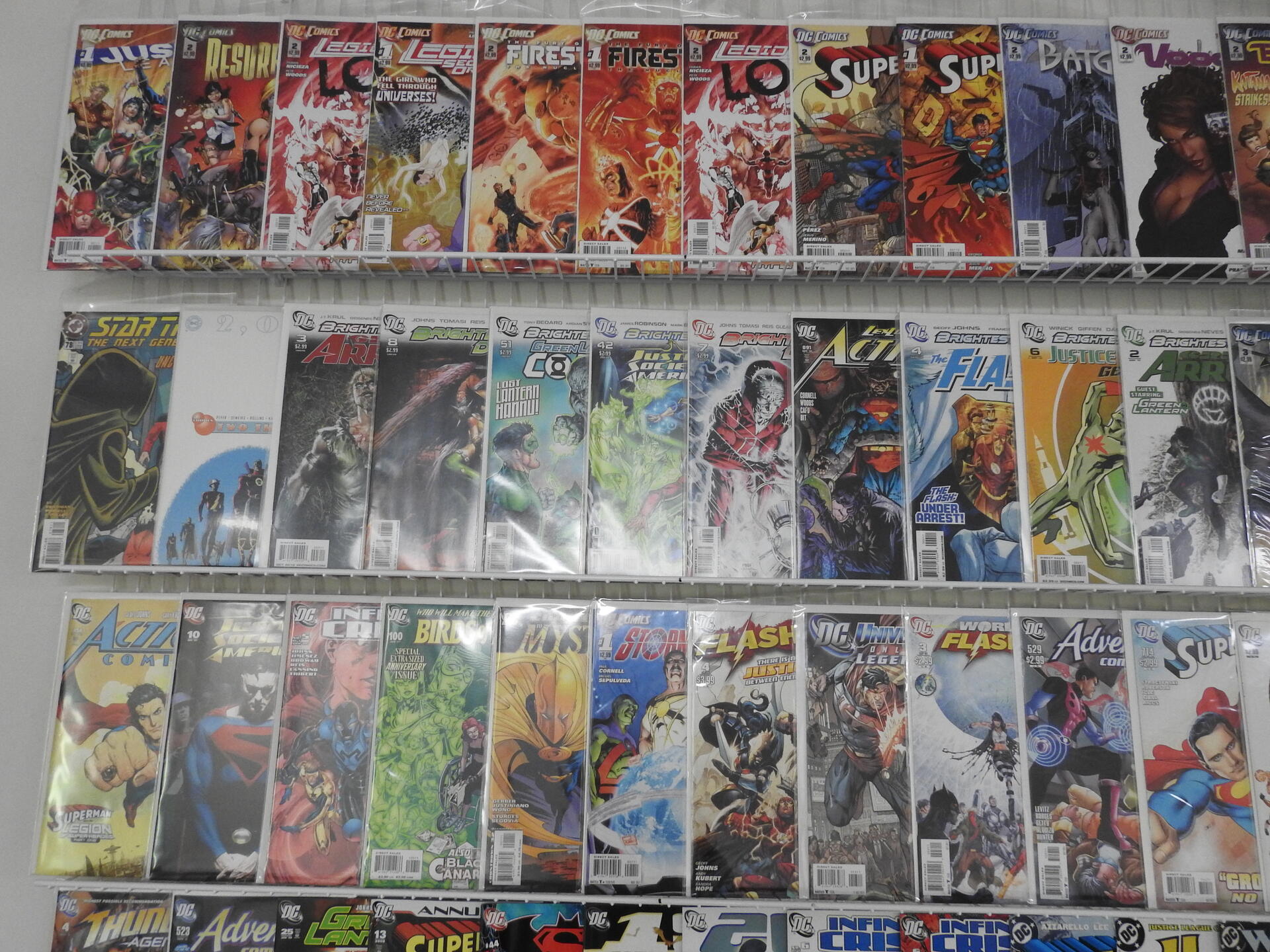 Huge Lot 190+ Comics W/Zatanna, Catwoman, Superman, Nightwing+ Avg VF ...