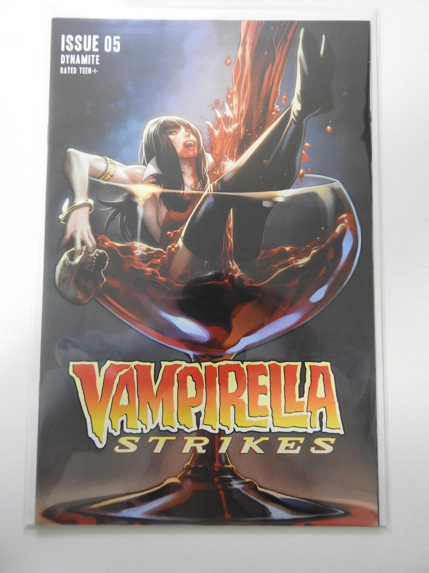 Vampirella Strikes #5 (2022) | Comic Books - Modern Age, Dynamite Entertainment / HipComic