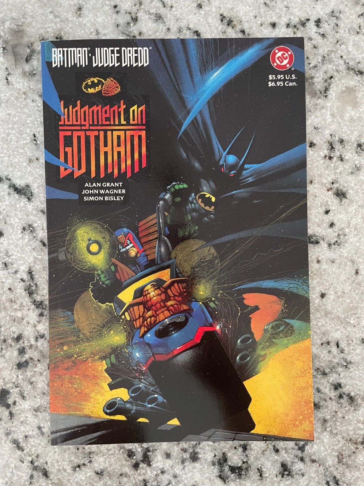 Batman - Judge Dredd Judgment On Gotham DC Comic Book Graphic Novel NM ...