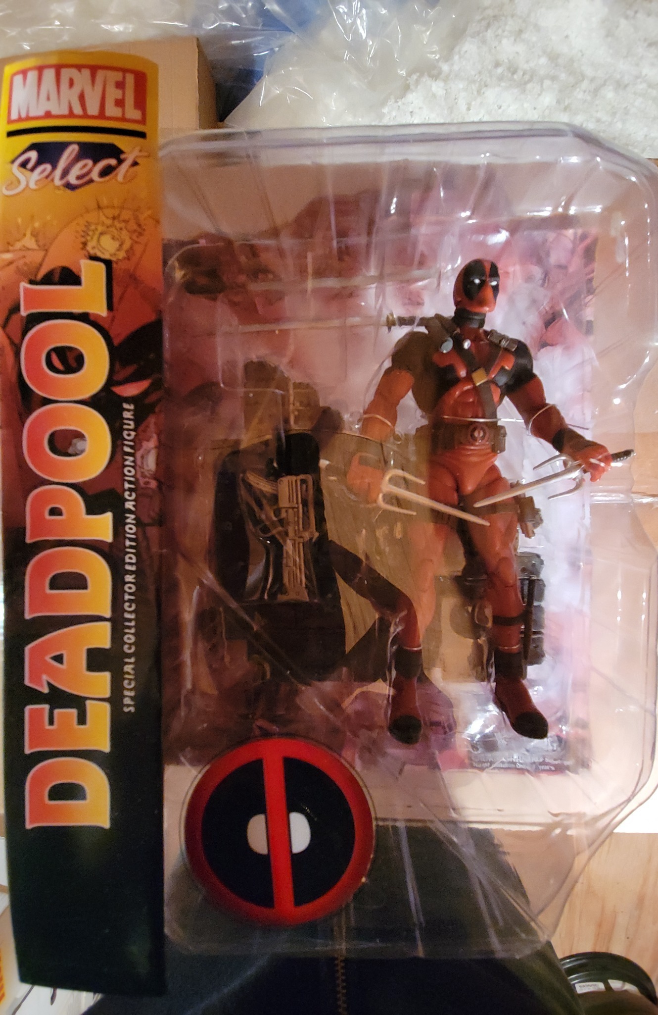Marvel Select Action Figure: Deadpool | Comic Collectibles - Figurines ...