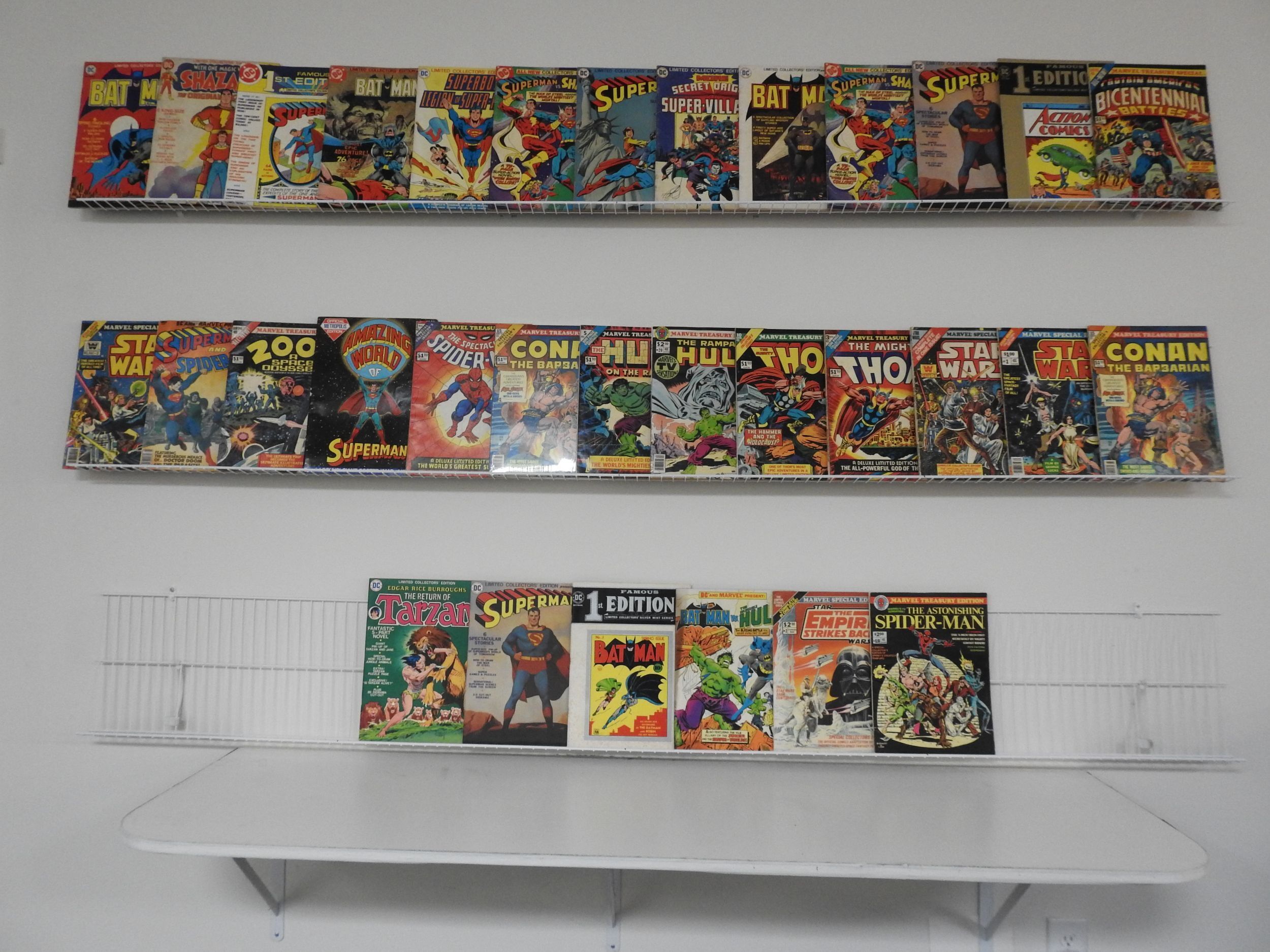 Huge Lot 32 Vintage Treasury Sized Comics!! Avg VG/Fine Condition ...