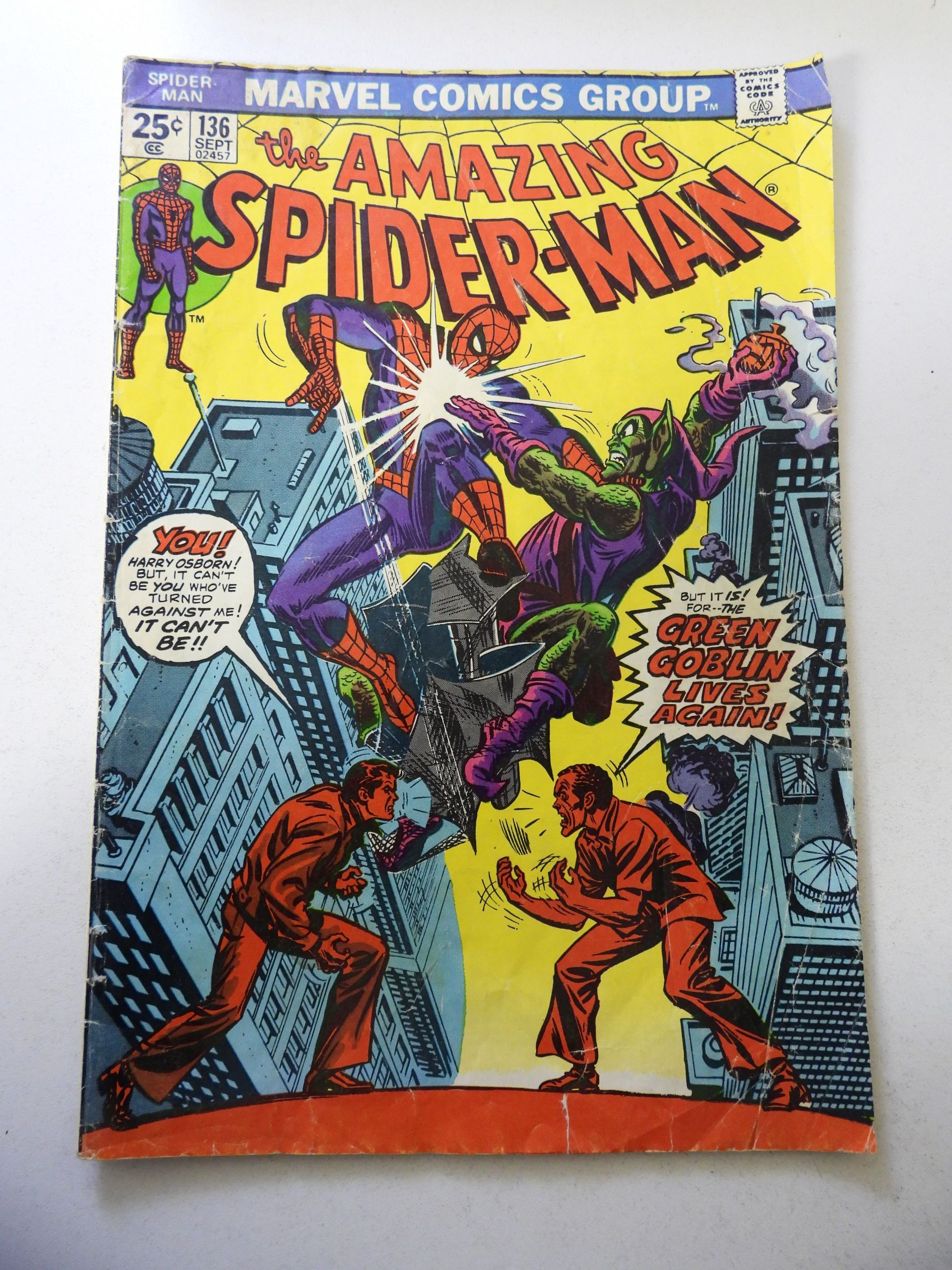 The Amazing Spider-Man #136 VG- Con centerfold detached at one staple ...