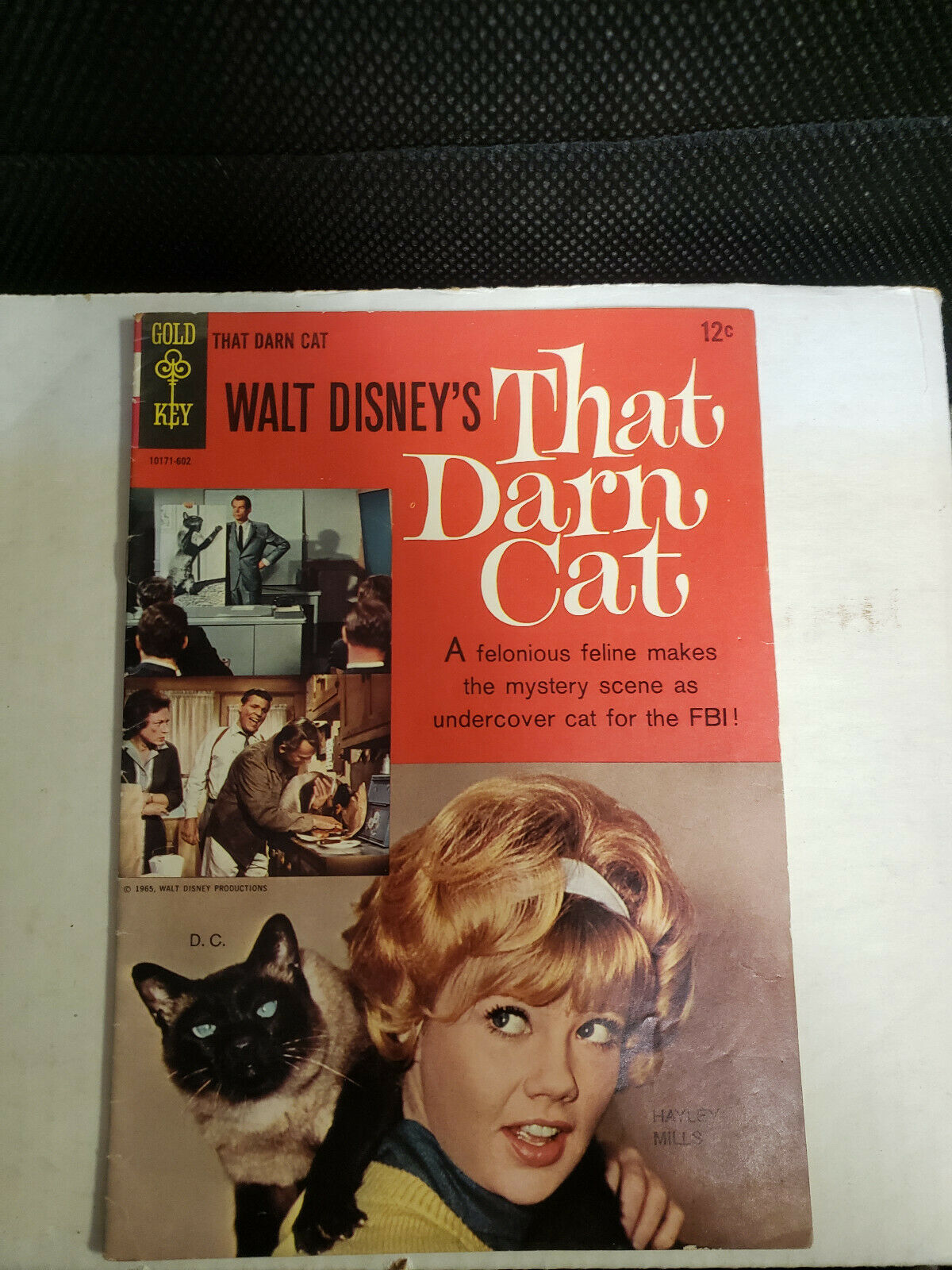 Walt Disney's That Darn CAT (Fn) a Felonious Feline Makes the Mystery ...